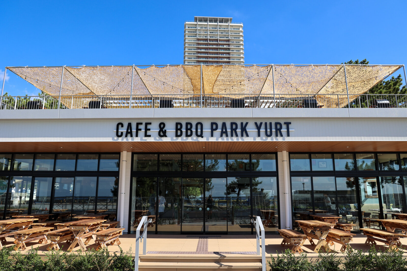 YURT CAFE&BBQ PARKより、甘くとろける夏のごほうびパンケーキ!!「ピーチとマンゴーのパンケーキ」が7/23(水）より新登場！ | NEWS | POTOMAK CO.,LTD